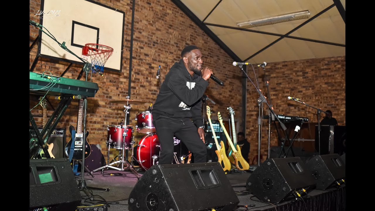 𝙍𝙚𝙜𝙜𝙖𝙚 𝙉𝙞𝙜𝙝𝙩 - Performance by Rich B - YouTube