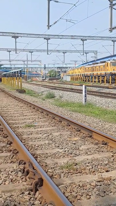 calicut railway station 2 trains at station - YouTube
