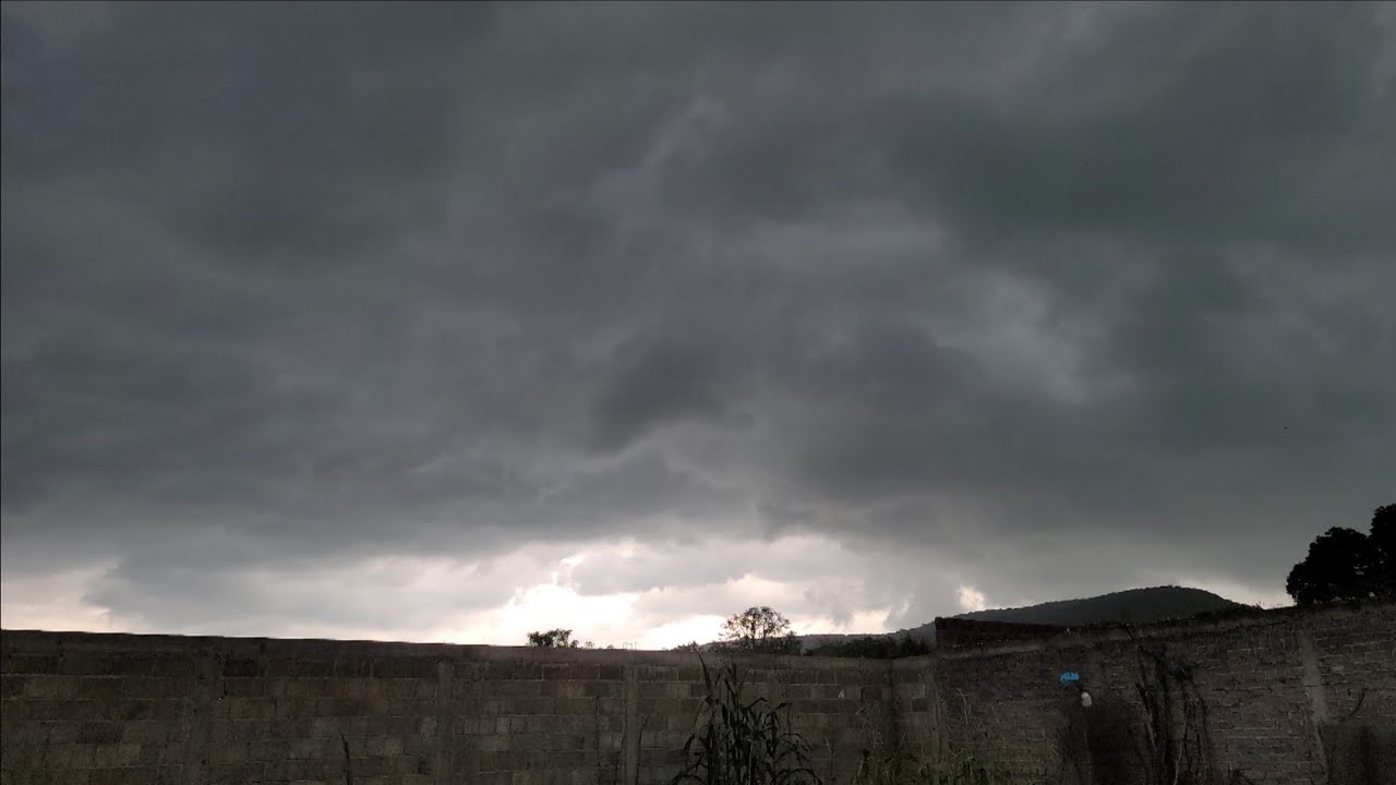 Severe thunderstorm with very strong winds, very heavy rain & very loud ...