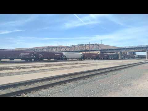 EB BNSF Empty Grain Train Feat Warbonnet At Barstow Yard Ca! #bigbossrailfanner - YouTube