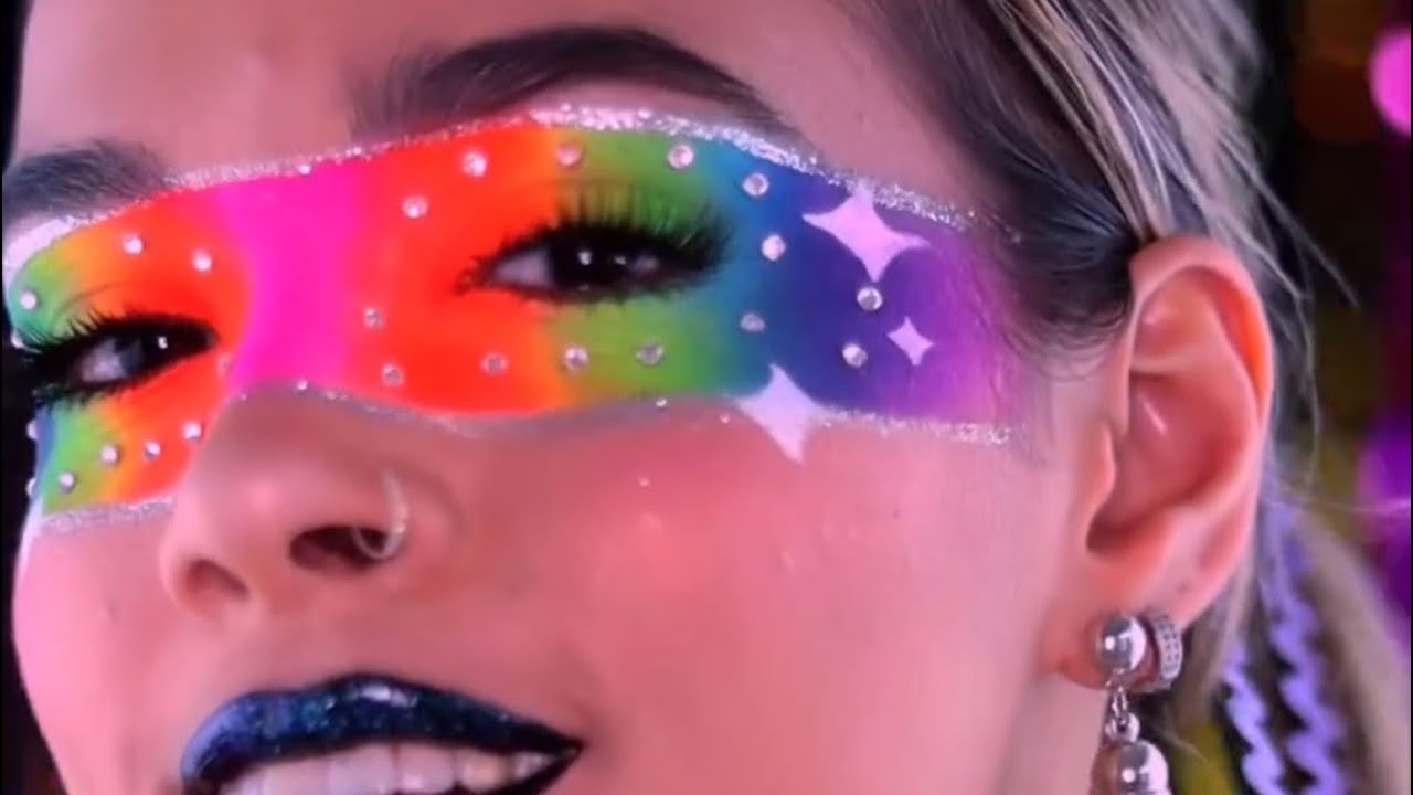 TRUQUE DA GRINGA COM FITA PARA MAKE FÁCIL COLORIDA DE CARNAVAL - YouTube