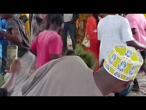 MIUNO KATA SHANGA / JAMAA ANABAMBIA MPAKA ANAMWA.....GA