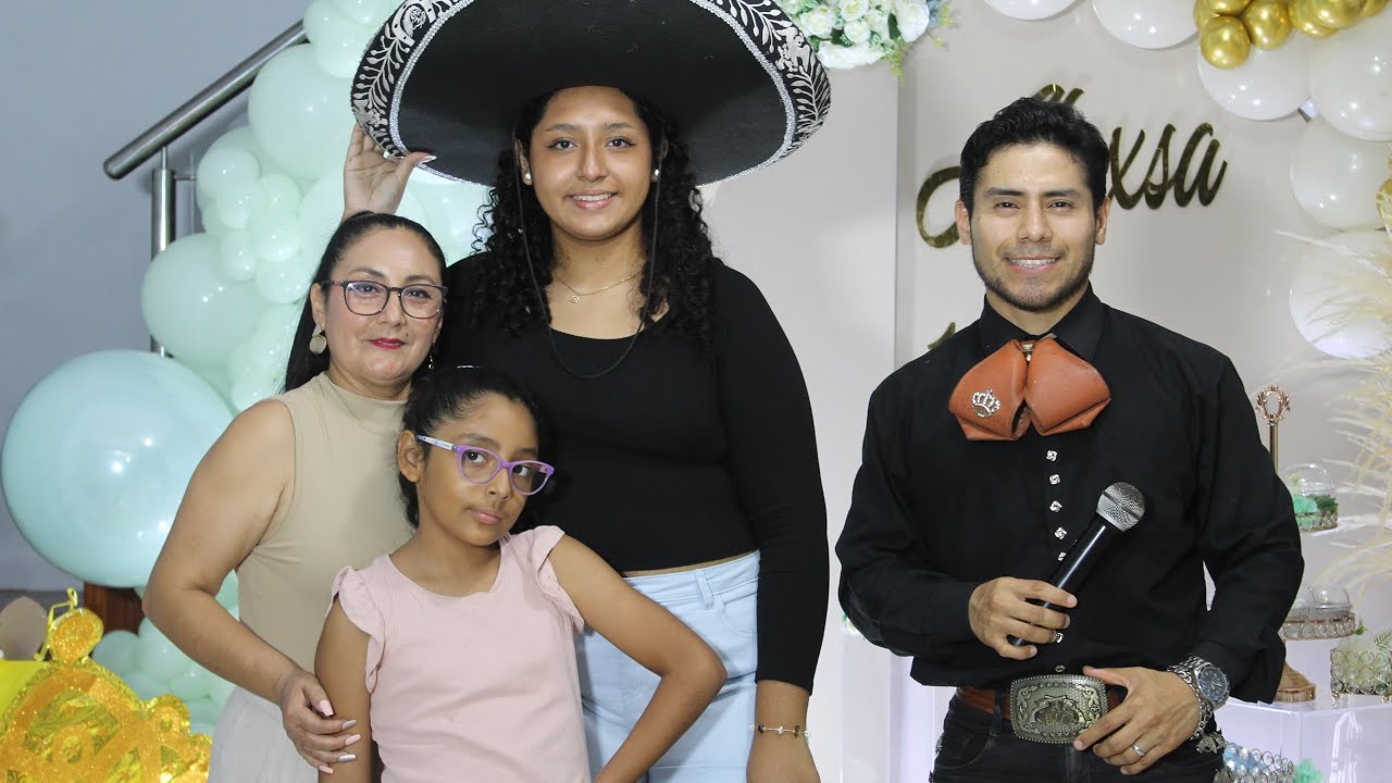 SERENATA PRESENCIAL PARA ALEXSA - YouTube