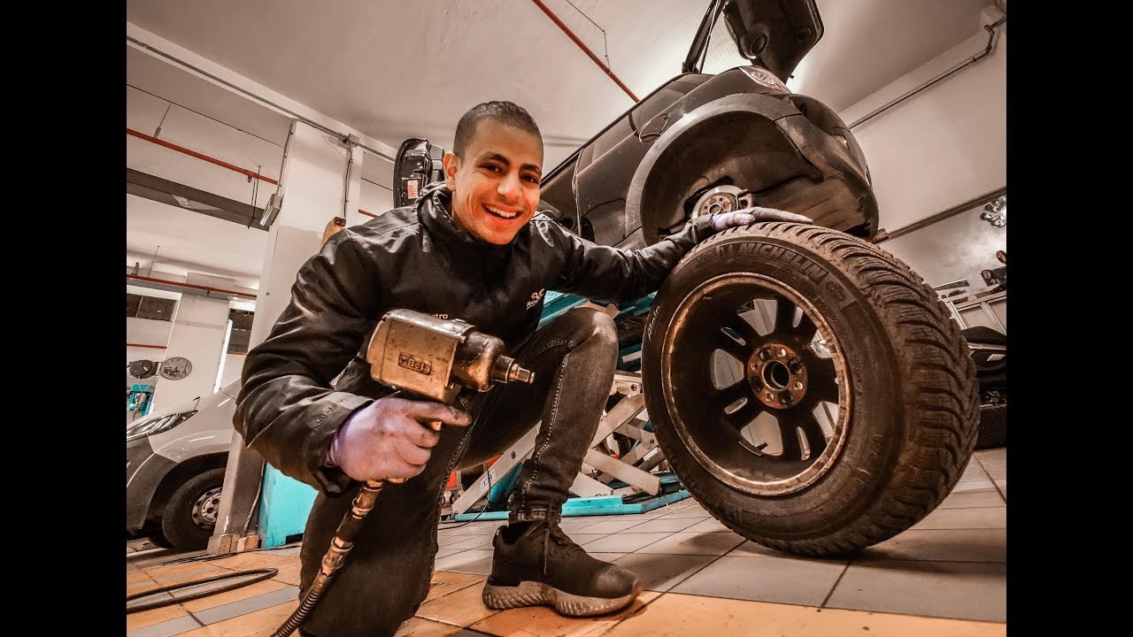 #24FOR24 - VLOG 135 - خدمت ميكانيسيان فروما بإيطاليا - MECHANIC IN ROME ...