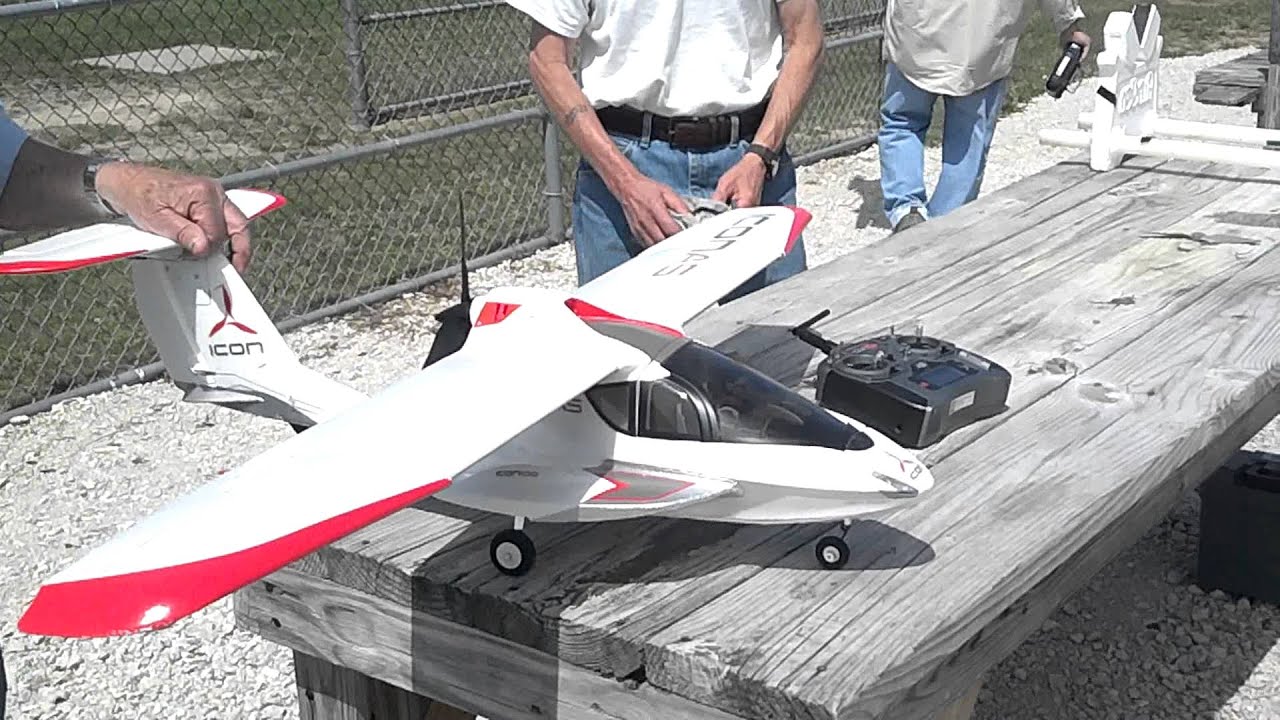 The Icon A5 - YouTube