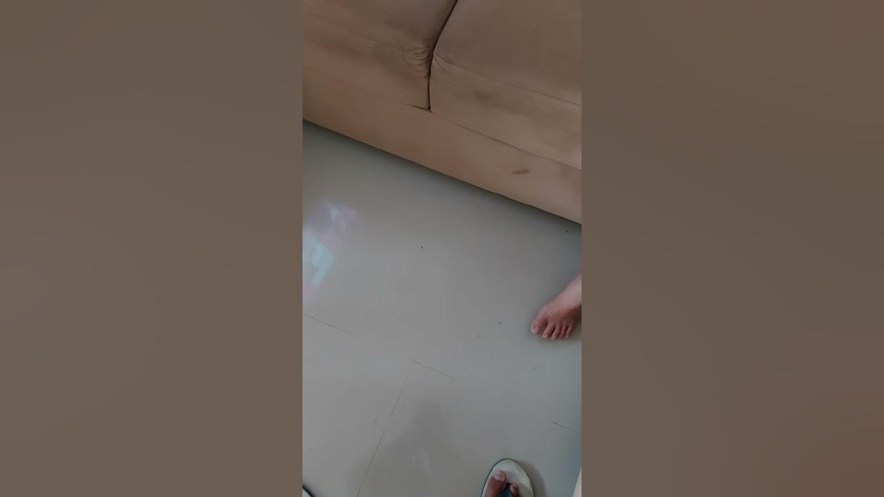 yaya zakiyah santai Nonton tv di sore hari sambil menikmati cemilan - YouTube