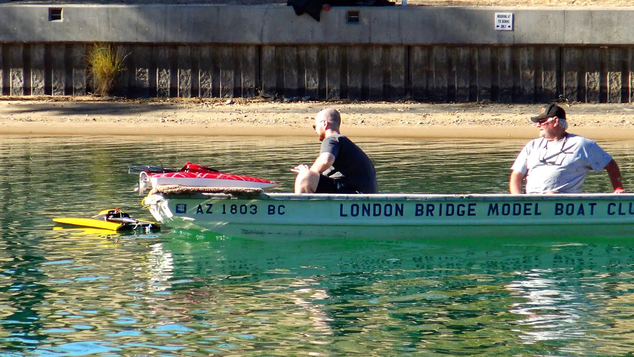 RC Boat Racing Friday Test Laps 11 - YouTube