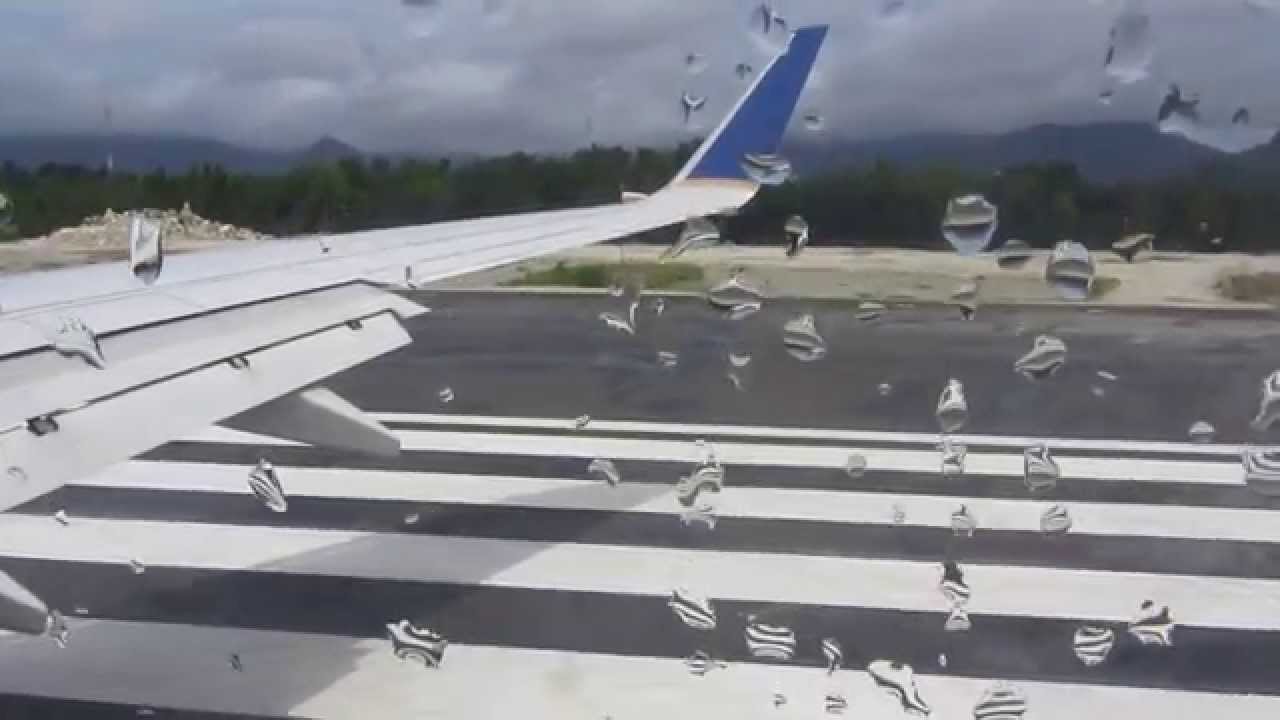 Taking off from Pohnpei, Micronesia for Guam (Continental Airlines ...