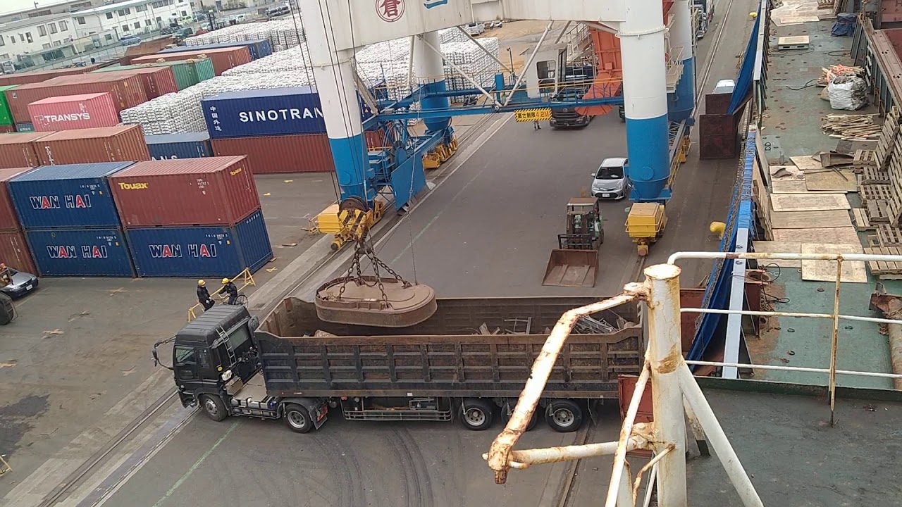 Loading Scrap Metal - YouTube