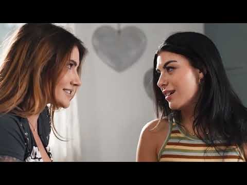 Lesbian Kiss | Lesbian Love | Girls Kiss Girls