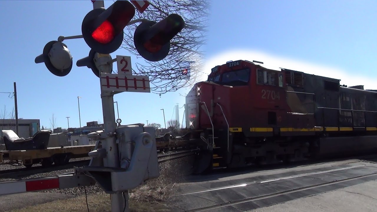 IC CN 2704 passing through Bartholomew St. (Brockville ON) - YouTube