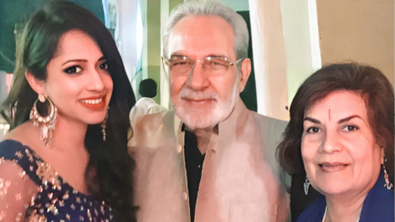 Shaan Movie Villain Shakal, Kulbhushan Kharbanda With His Daughter ...