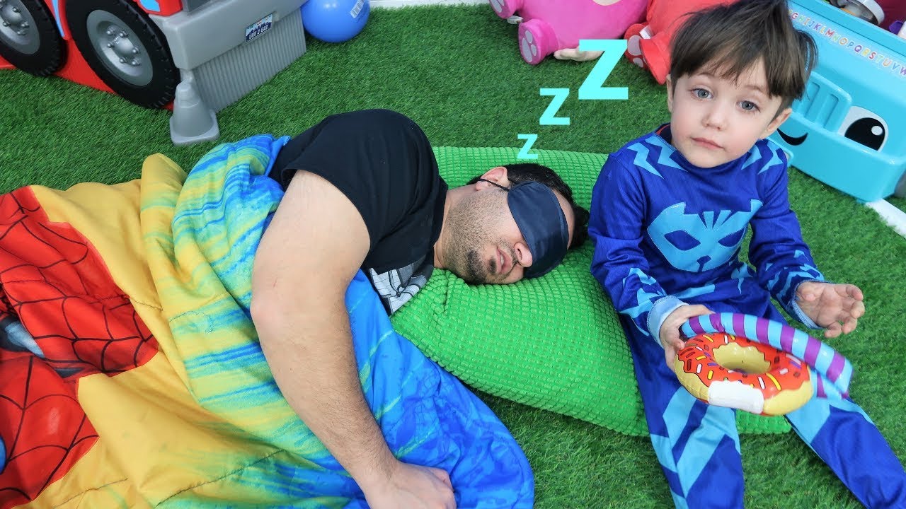 Don't Wake Daddy In real Life Challenge with Zack! - YouTube