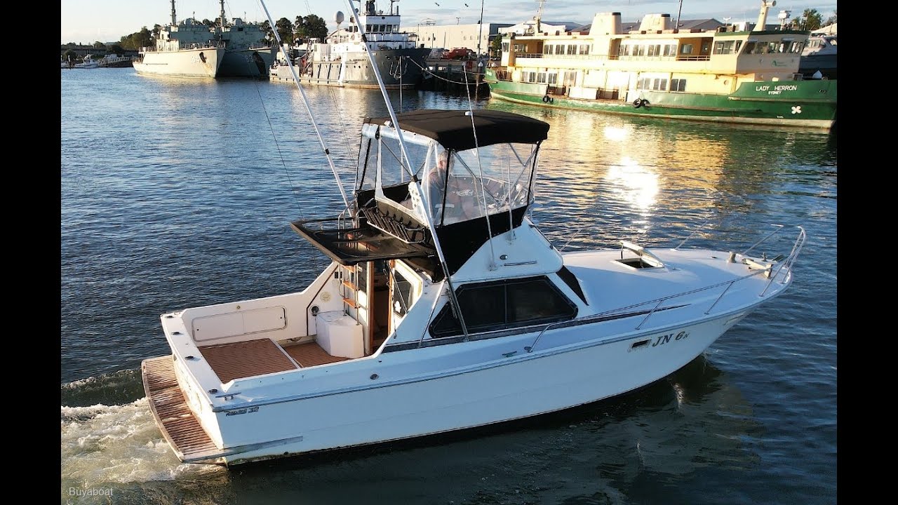 Randall 32 Flybridge cruiser - Walkthrough - YouTube