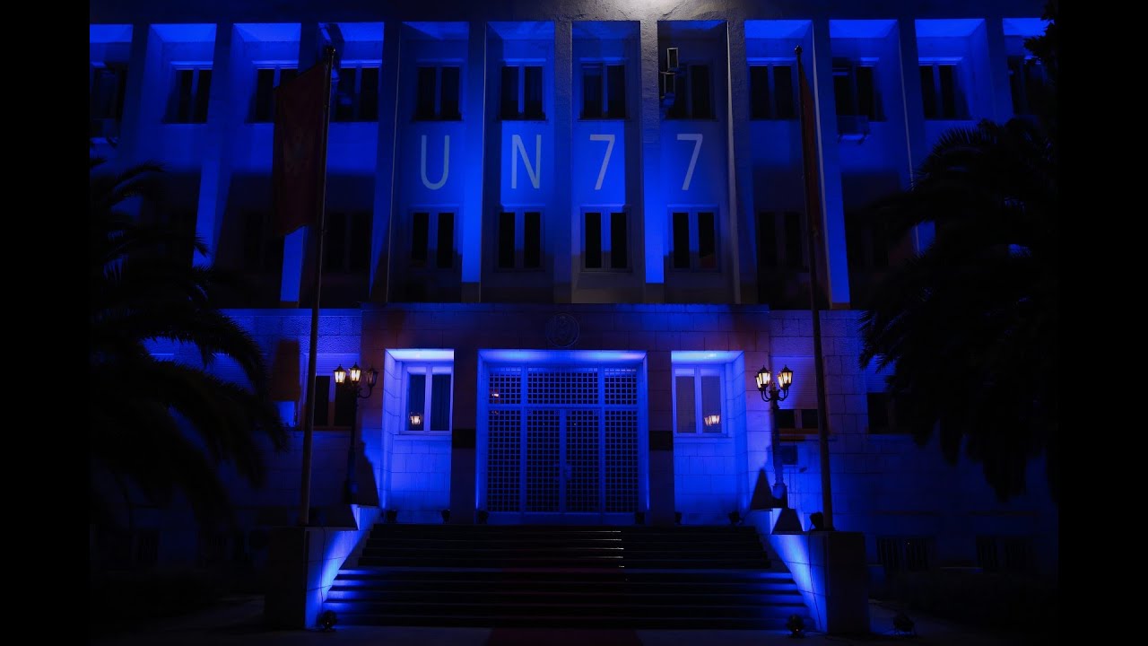 Povodom 24. oktobra - Dana UN-a, zgrada Predsjednika Crne Gore večeras ...