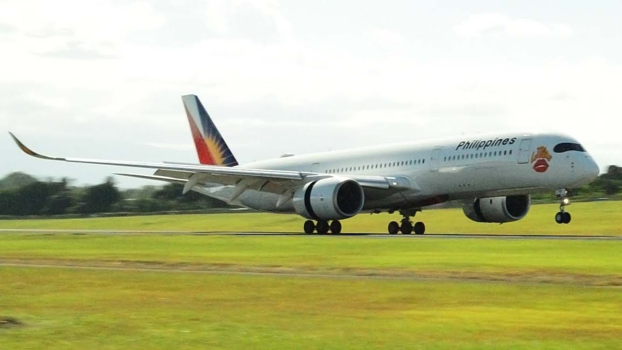 Philippine Airlines (The Love Bus Sticker) Airbus A350-941 (RP-C3508 ...
