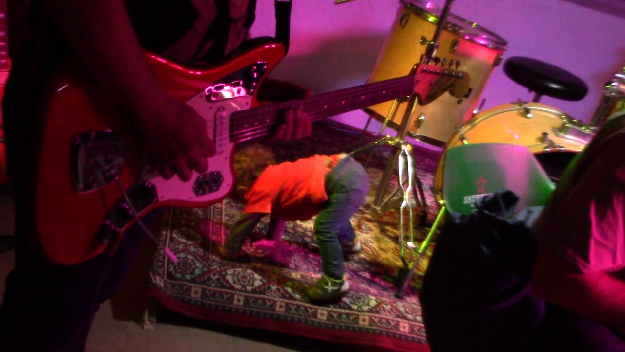 Jake Bourke (ZambraJam Session) - It Aint Mean - YouTube
