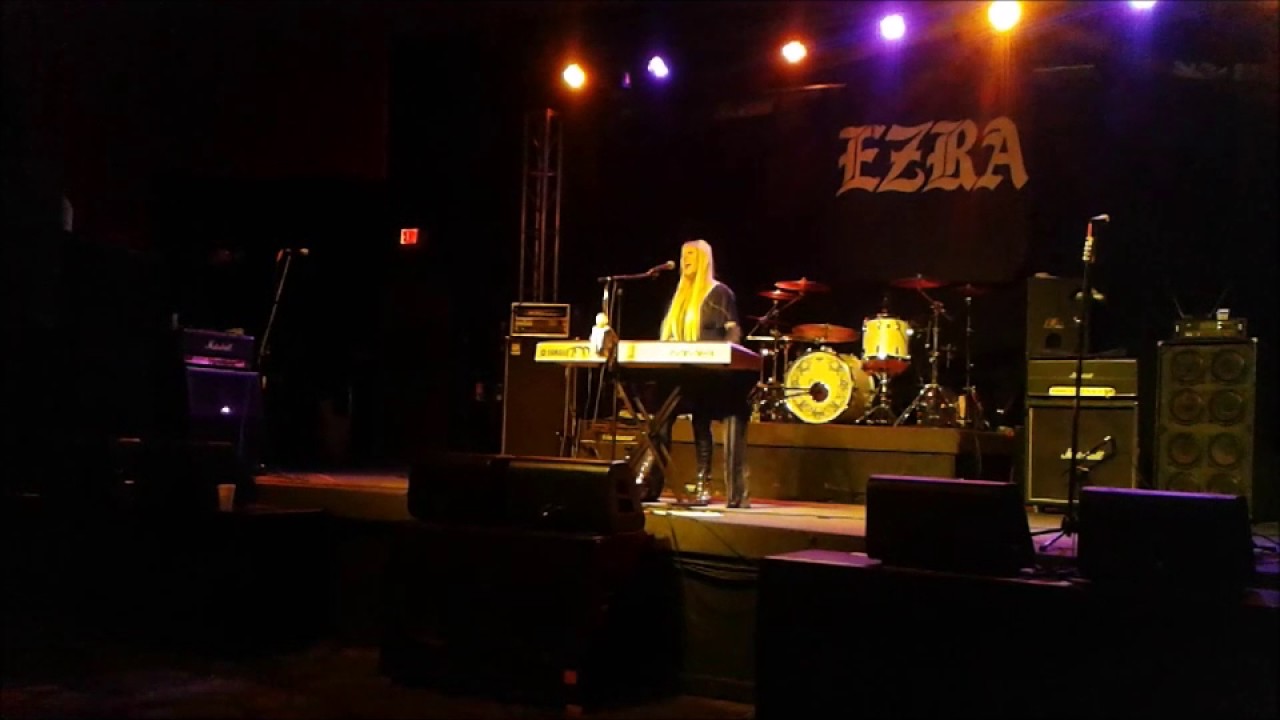 Lisa Hurt Live ----AFlat F*#kery and Good Eye closed (Soundgarden Cover ...