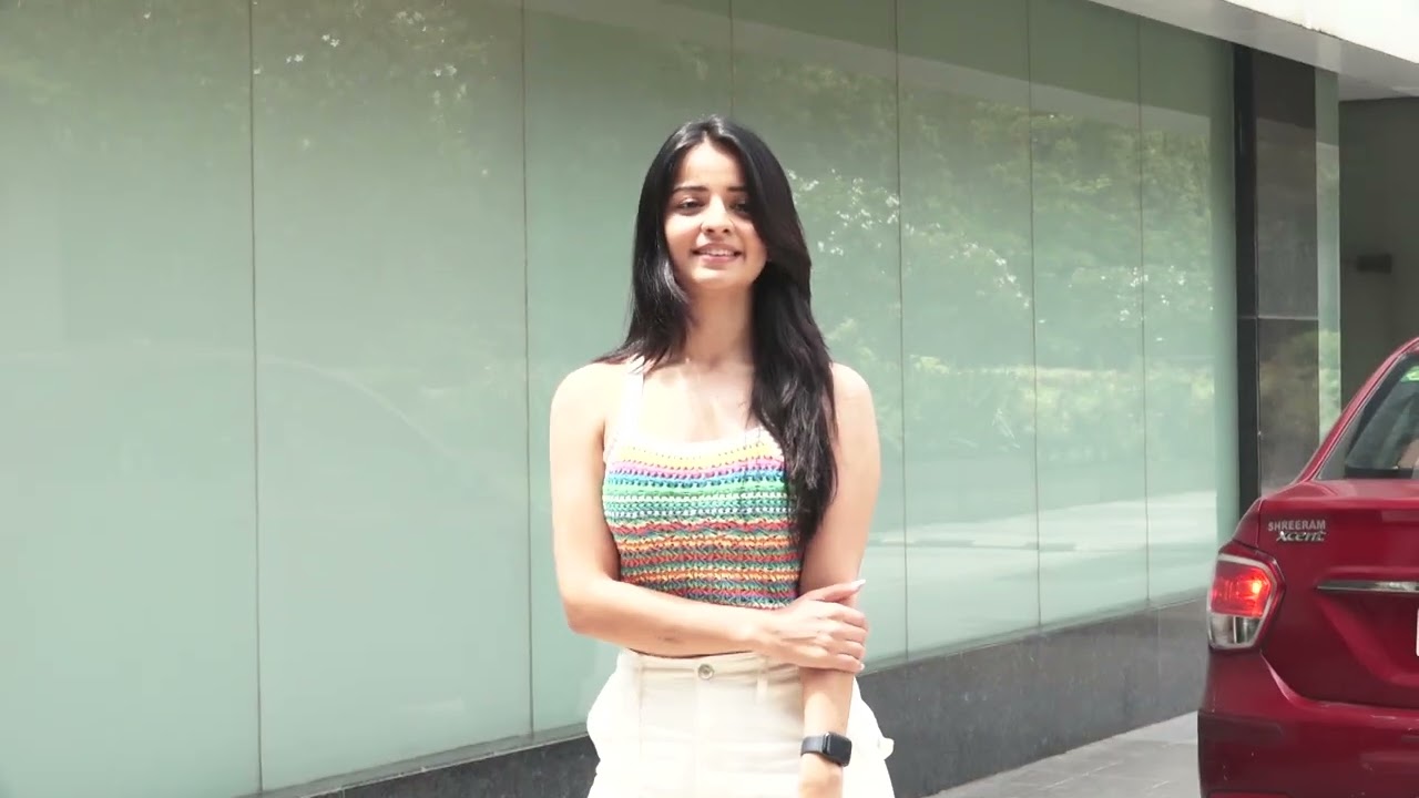 Mahima Makwana Spotted At Andheri - YouTube