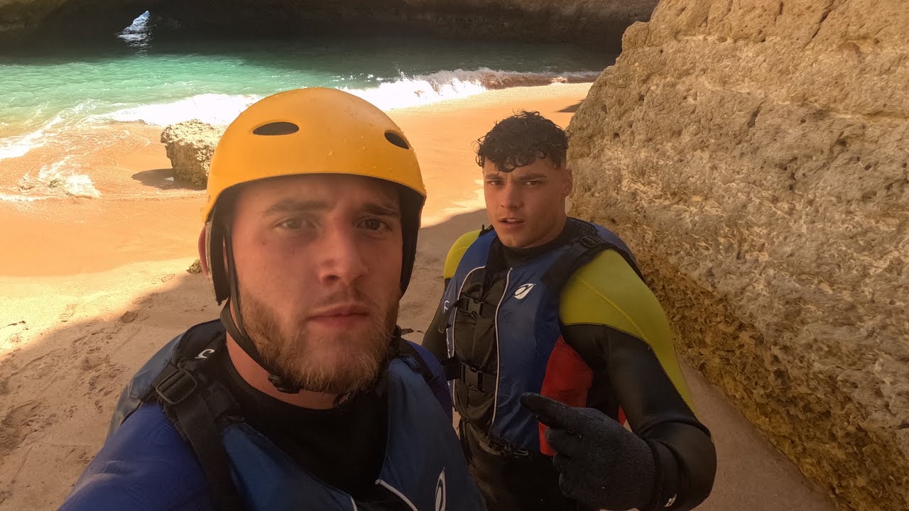 Cliff Jumping in Albufeira. - YouTube