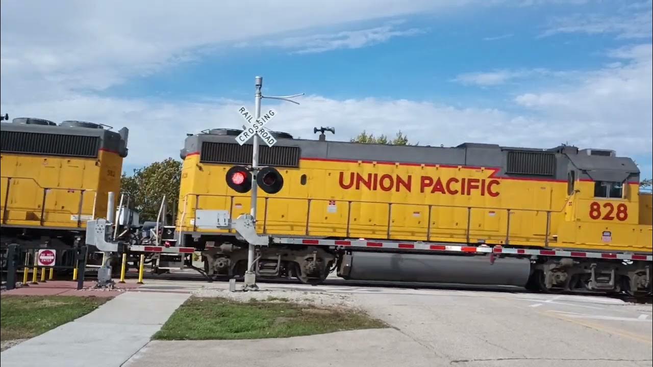 UP 582 leads a local through Gardner IL - YouTube