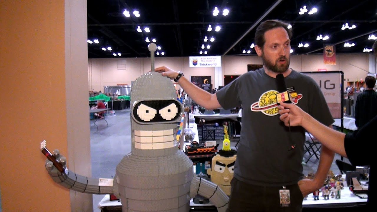 6-foot-tall LEGO Bender from Futurama - Brickworld Chicago 2014 - YouTube