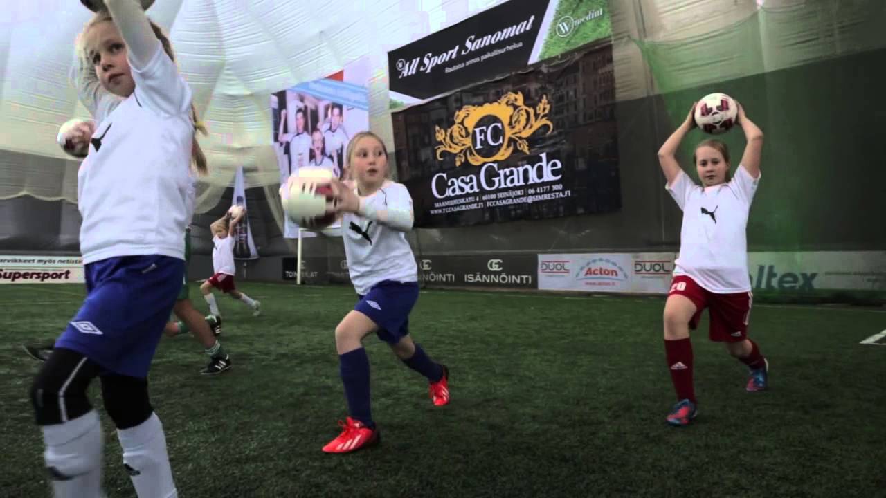 Riikka Ketojan jalkapallokoulu 14.-16.11.2014, Seinäjoki - YouTube