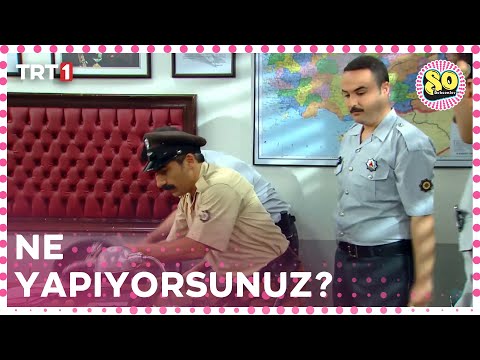 Bekçi Bekir, Rıza Komiser'in cüzdanını alacak - Seksenler 116.Bölüm
