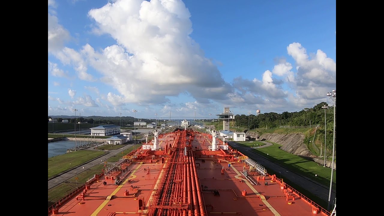 Panama Canal Gatun lock - YouTube