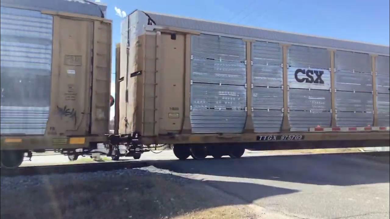 UP 8013 Leads Manifest Magnolia,Tx - YouTube