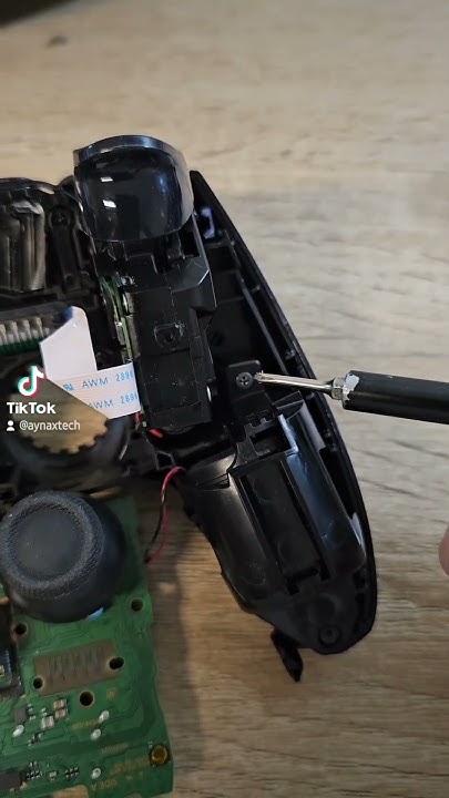 PS5 CONTROLLER L2 BUTTON STOP WORKING.. LET FIX IT - YouTube