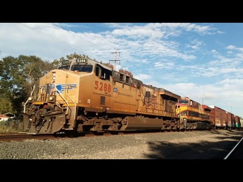 KCSM #4667!!! UP #5288 leads a fast WB UP manifest out of Livonia, Louisiana!!! - YouTube