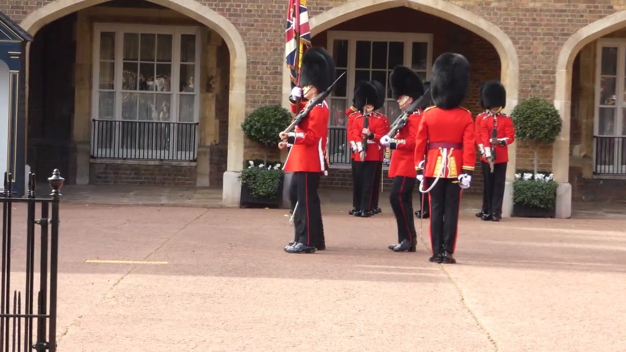 1st Battalion Coldstream Guards - YouTube