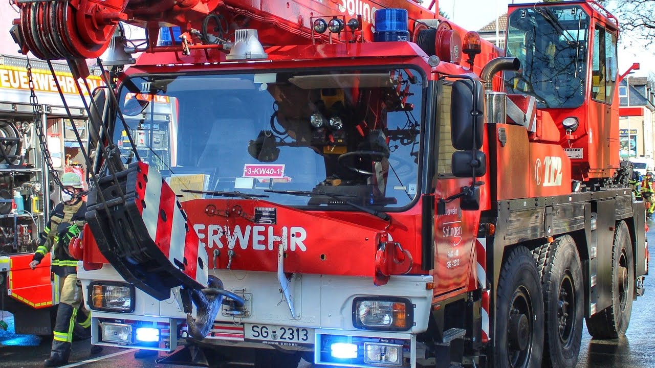 [GROßEINSATZ] Feuerwehrkran Feuerwehr Solingen in Aktion + seltene ...