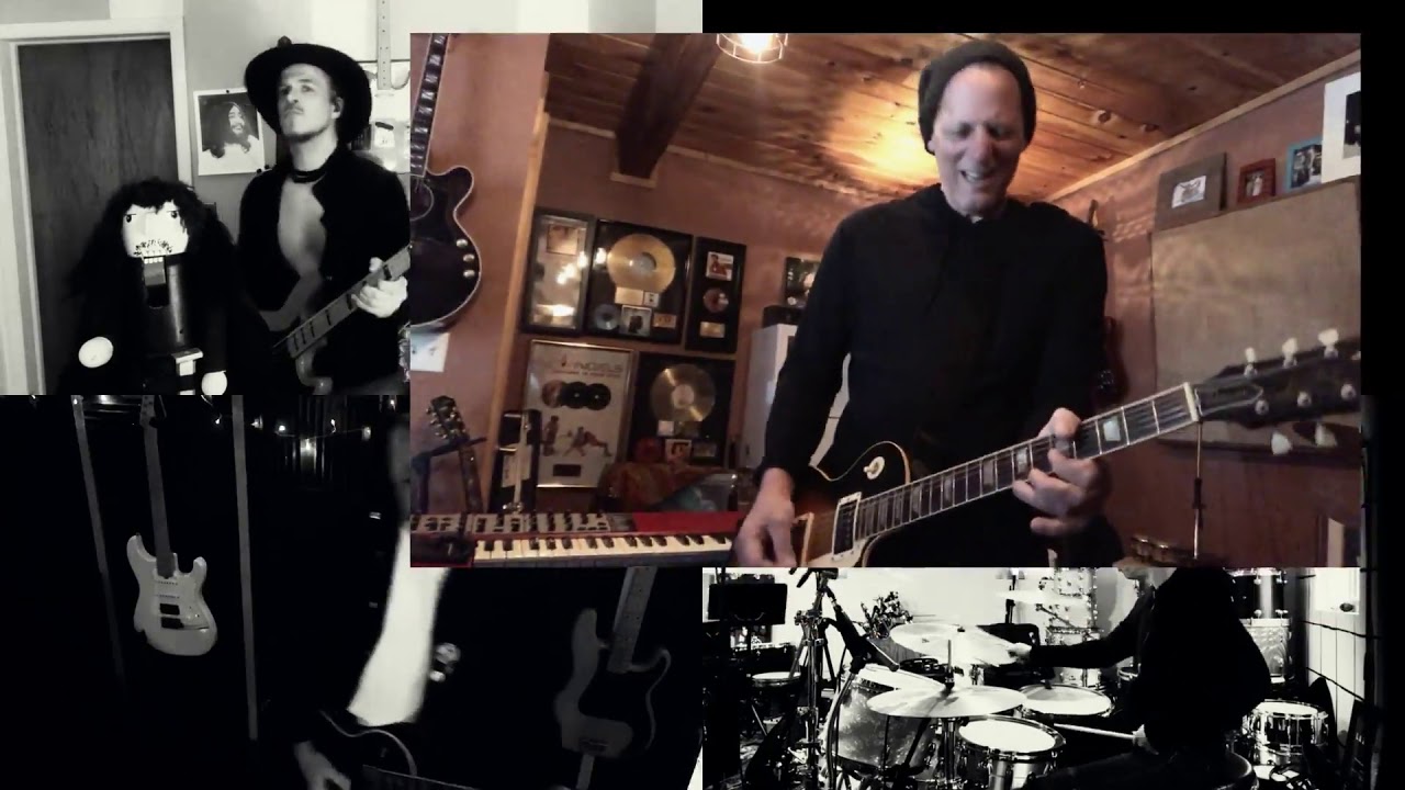 Tony Bruno, Emmet O'Malley, Colin Smith, Brian Delaney playing Thin ...