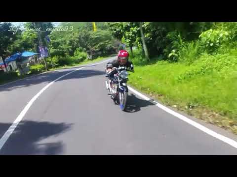 Herex (tidur di atas motor megapro)