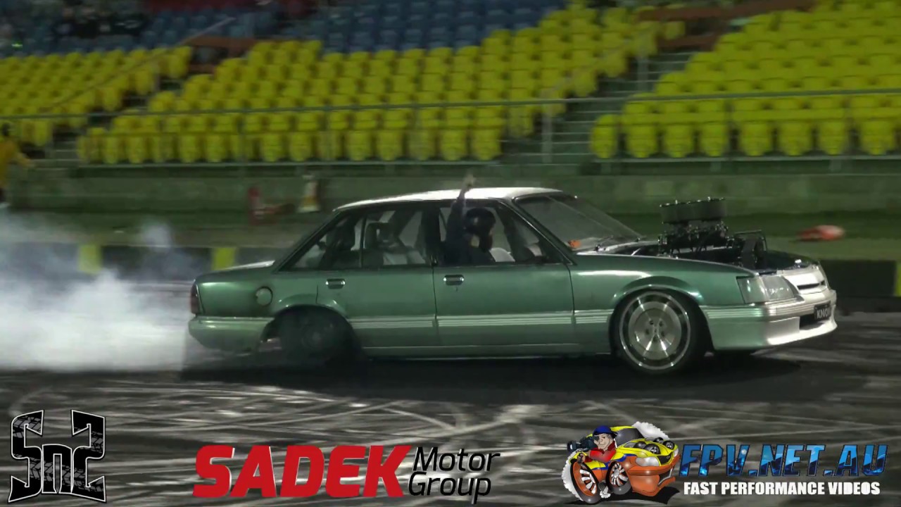 KNOWN SUPERCHARGED COMMODORE AT SMOKE N SKIDZ - YouTube