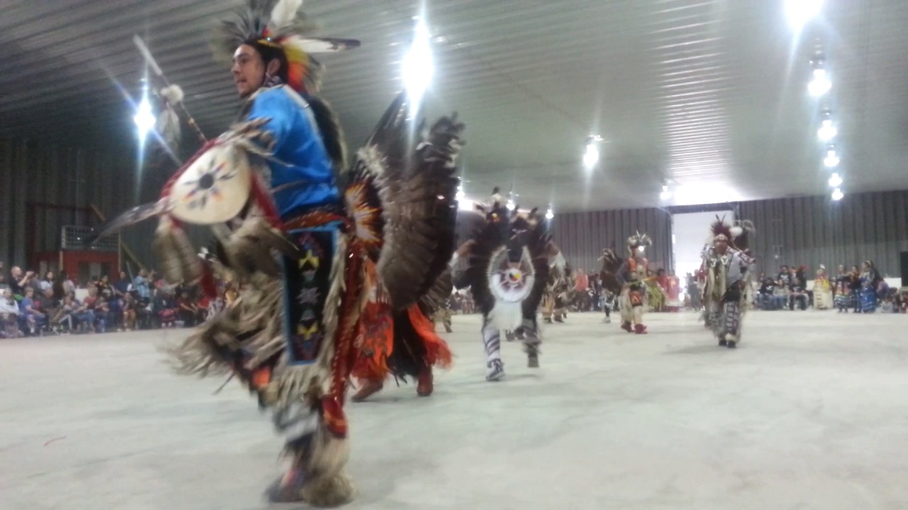 Men's Traditional @Pikogan Powwow 2017 - YouTube