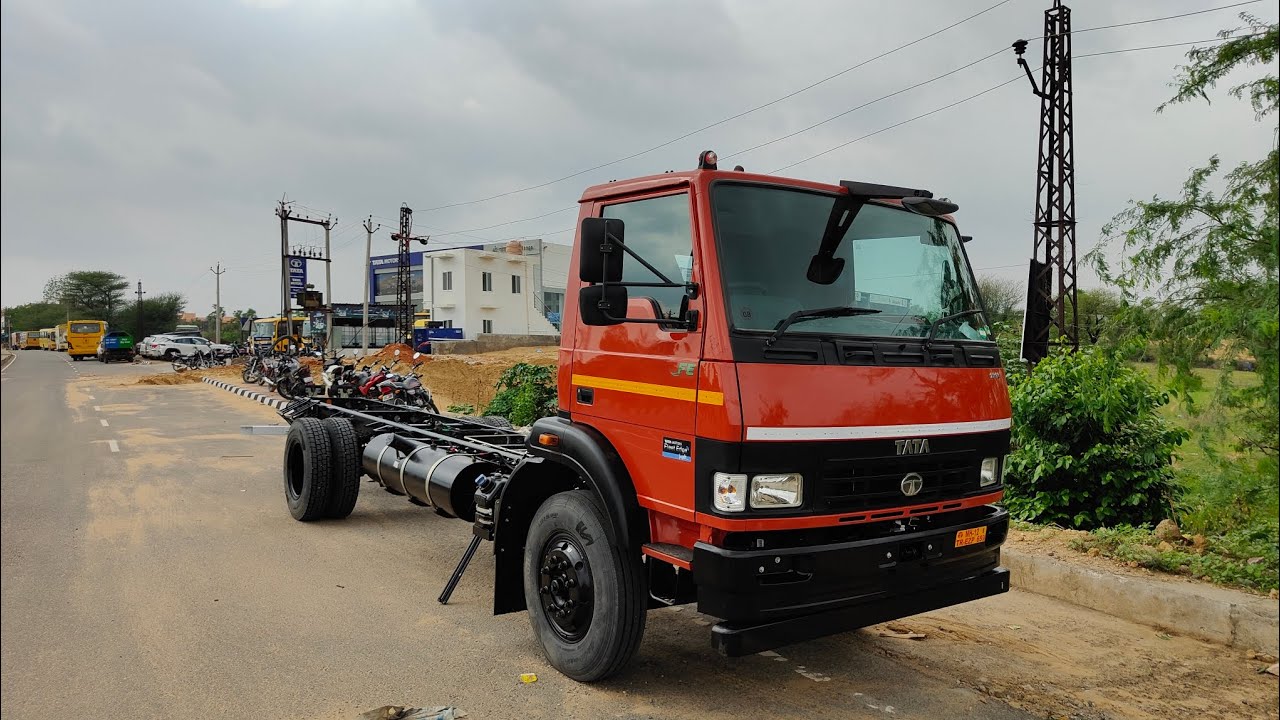 TATA LPT 1212/49 Day cabin 125hp engine 22ft load body cabin body ...