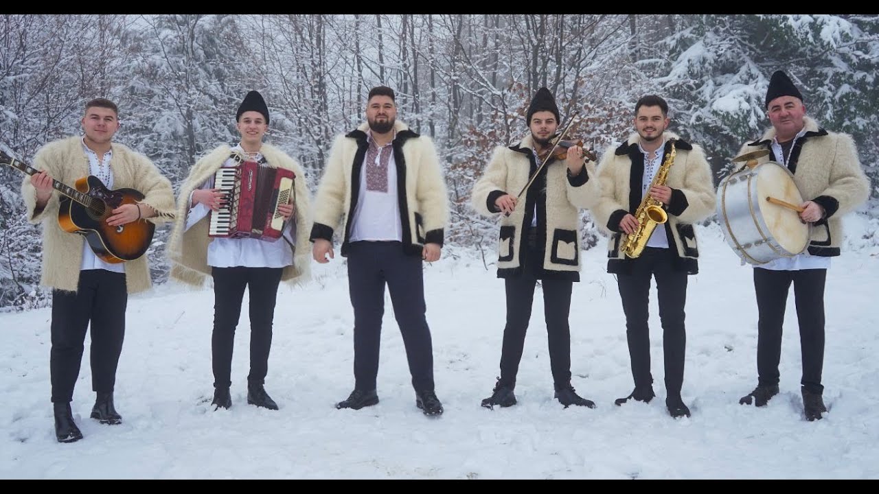 Răzvan Petric - Seara lui Crăciun (Cover Colindătorii Bihorului) - YouTube