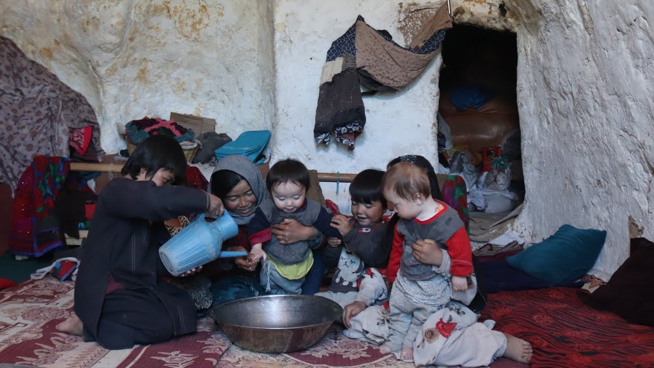 Twin Children Life in a Cave | Family meal in a cave | Village life in ...