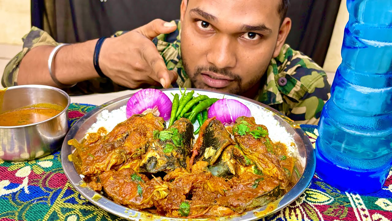 EATING SPICY FISH CURRY WITH RICE GREEN CHILLI - YouTube