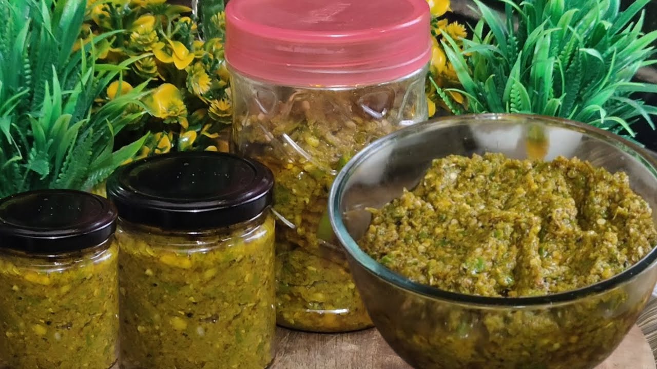 Hari Mirch Ka Achar l Green Chilli Pickle l Green Chilli Recipe - YouTube