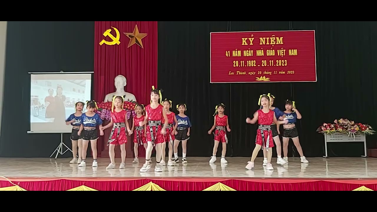 Chào mừng 20-11 lop 3A - YouTube