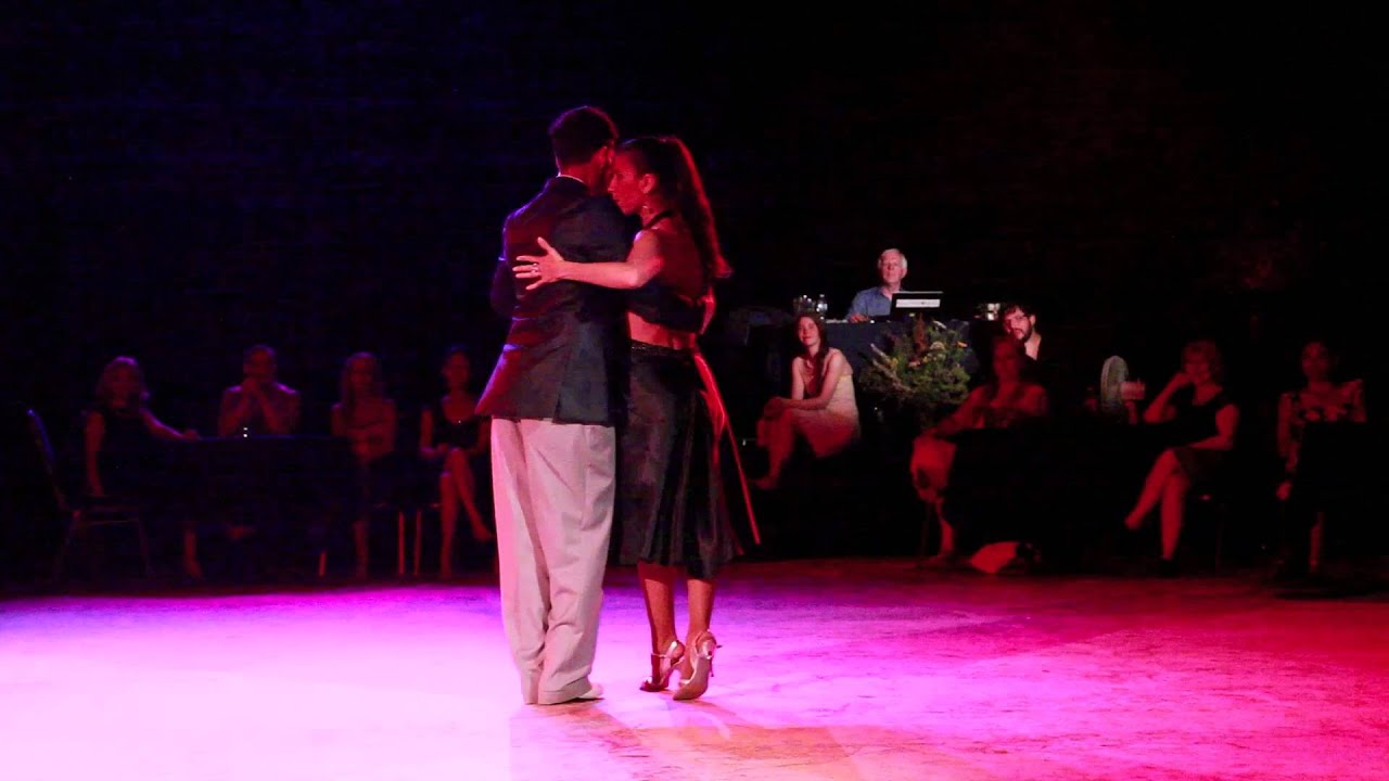 Christian Marquez et Virginia Gomez (Los Totis), "Ilusion Azul" (valse ...