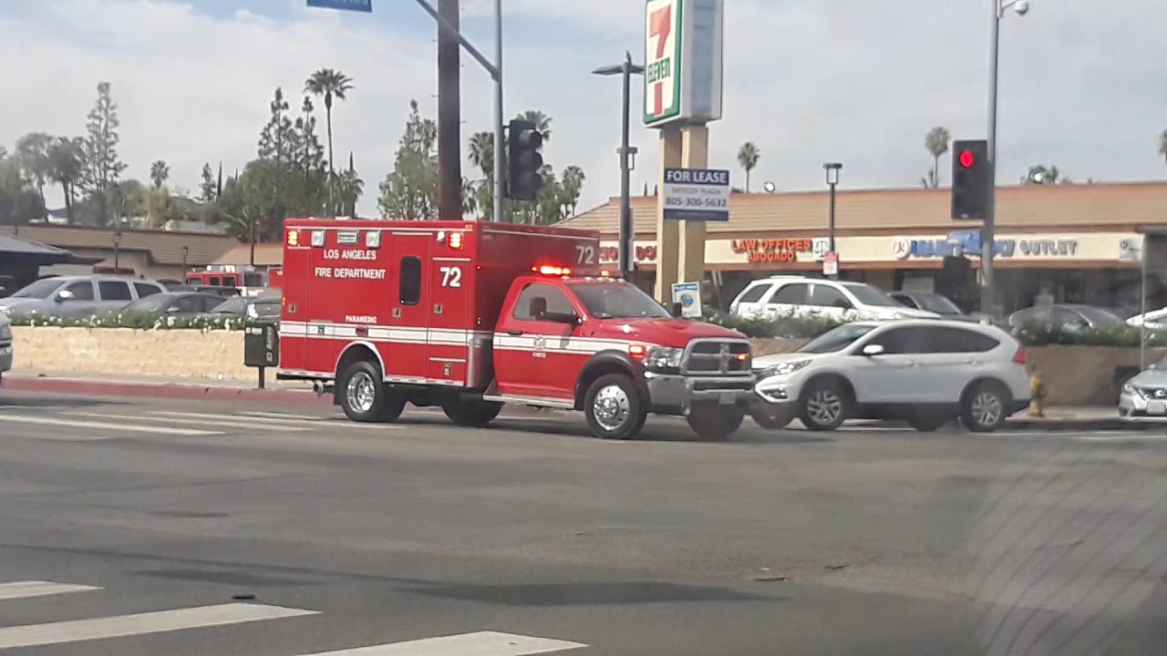 LAFD Ra 72 code 3 - YouTube