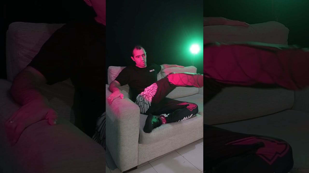 Red Angelic Pant in Real Life 🚶🏼‍♂️ #FreeFire - YouTube