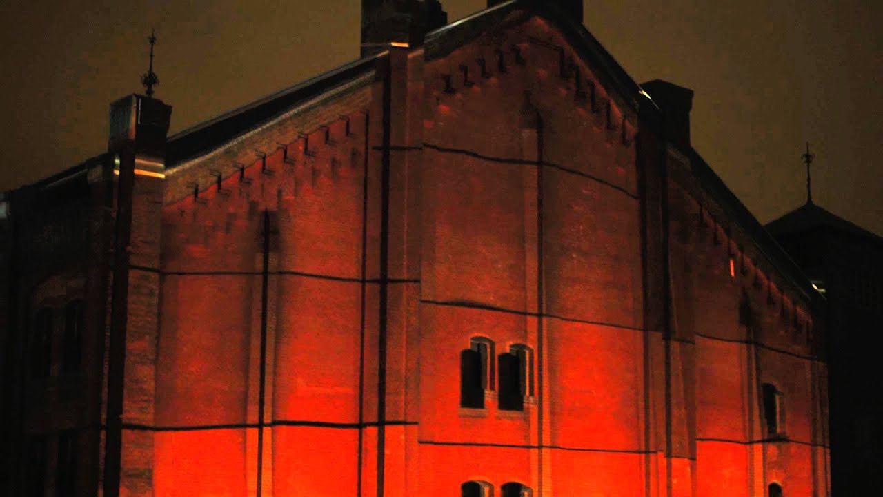 NIKE BUILDING TWIST - YouTube