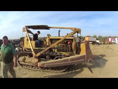 LEARNING TO OPERATE A D-7 CAT DOZER FOR THE FIRST TIME - YouTube