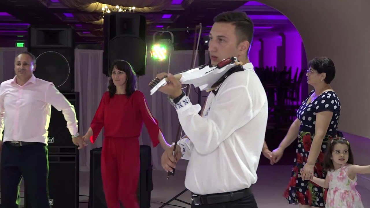 Intrumentala Formatia Crinul Band Tg-Jiu - YouTube